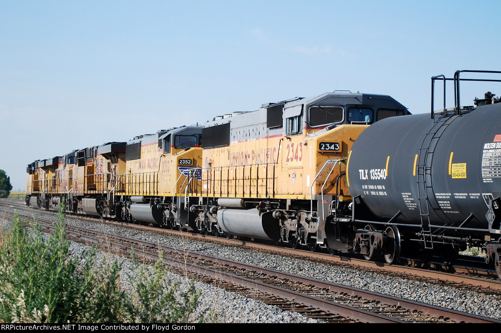 UP 2343 & UP 2352 in five unit lash up on UP eastbound